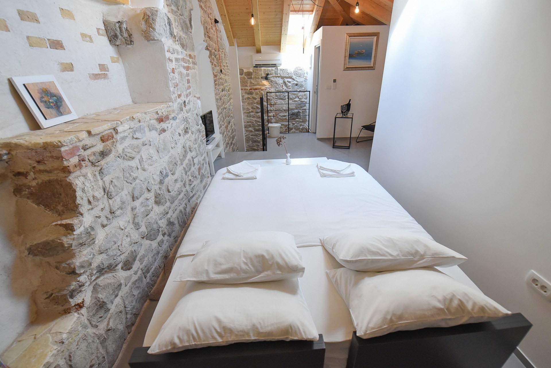 Rooms – pylonrooms